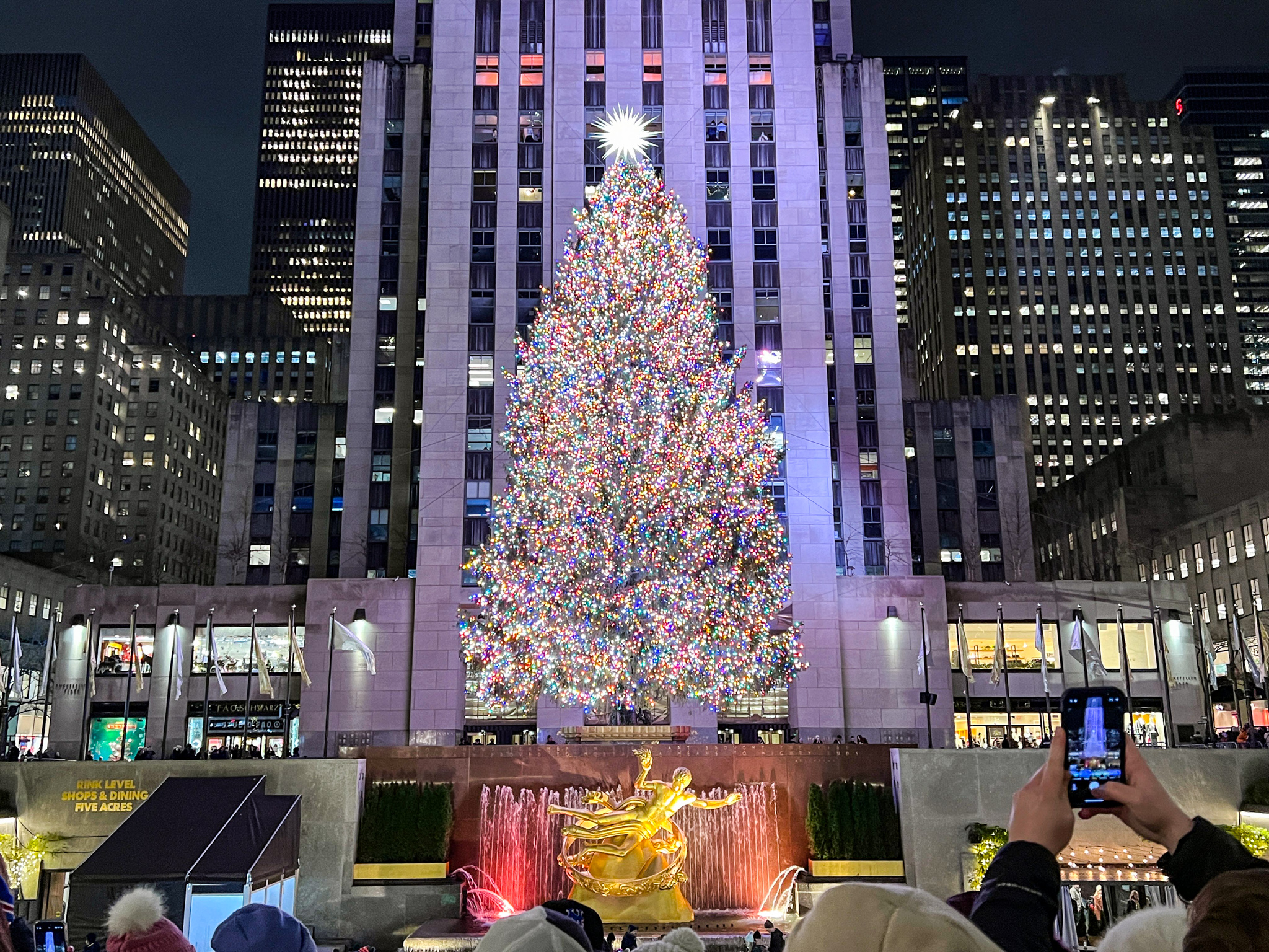 Rockefeller & Bryant Park Winter Village 2023 - Lyssy in the City